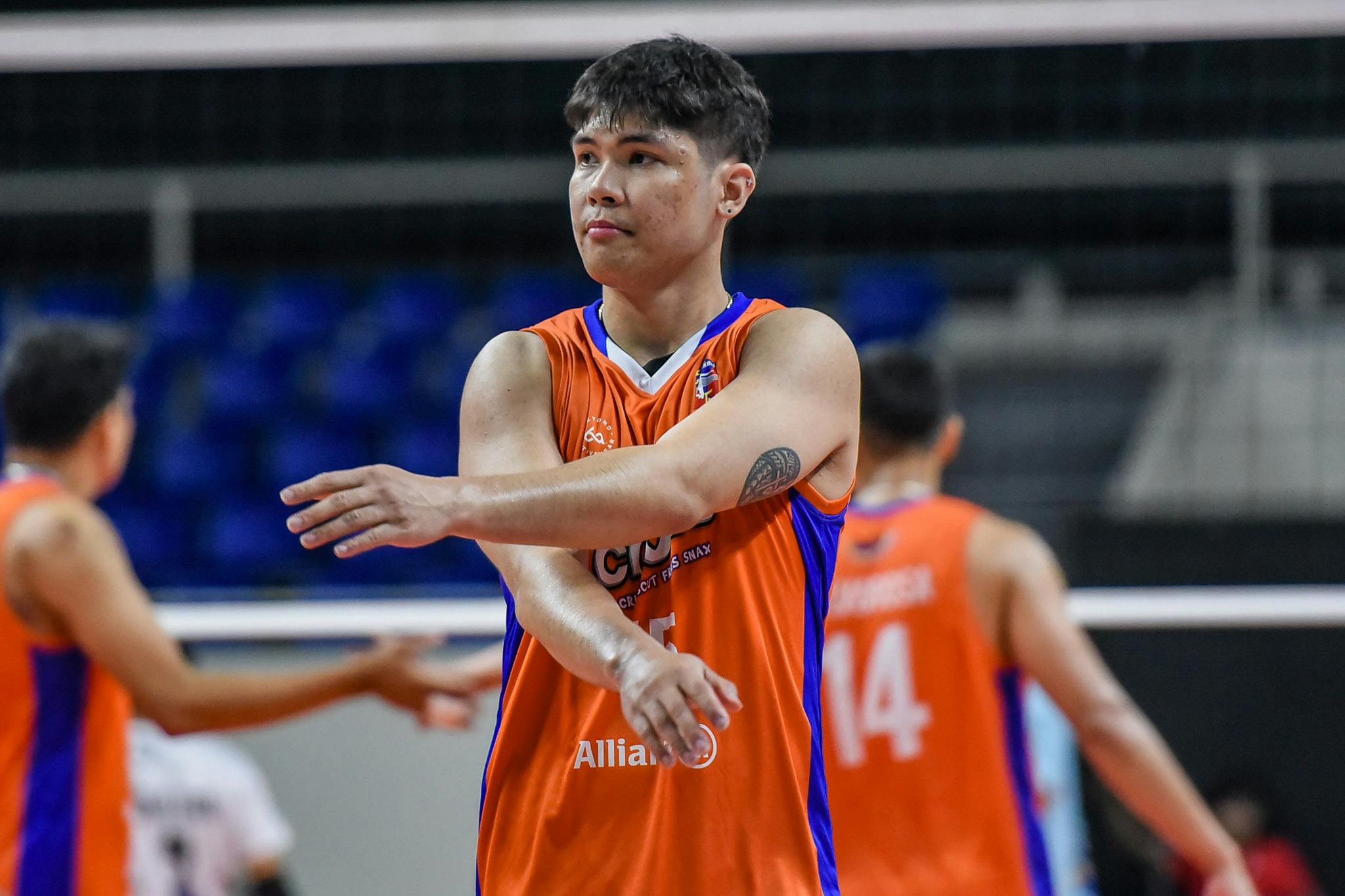 Spikers' Turf: Marck Espejo, Criss Cross trample VNS-Laticrete to edge ...