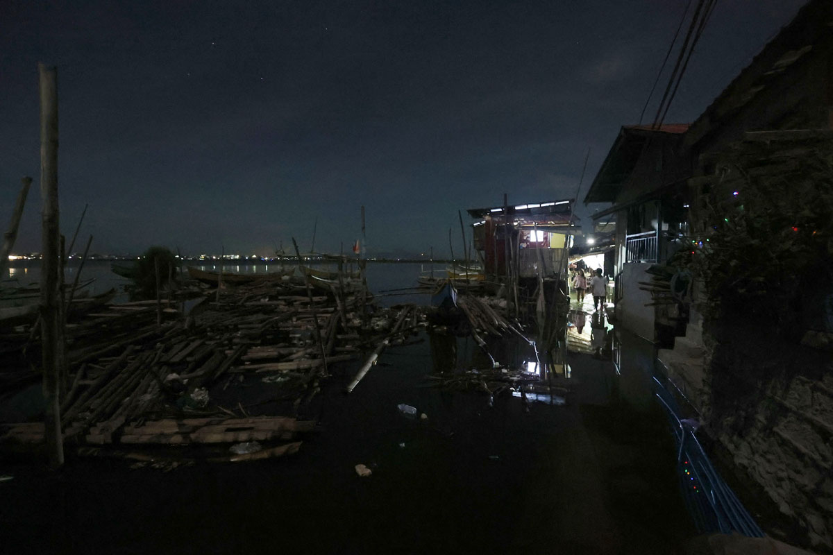 IN PHOTOS: Living Amid Flood In Hagonoy, Bulacan | OneNews.PH