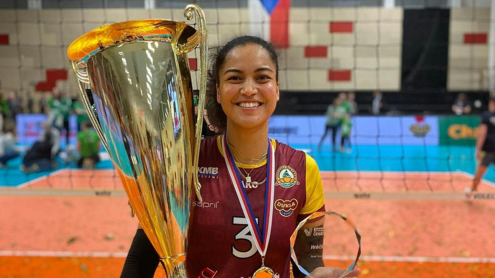 PVL: Alohi Robins-Hardy signs with Farm Fresh to mark PH return after 3 ...
