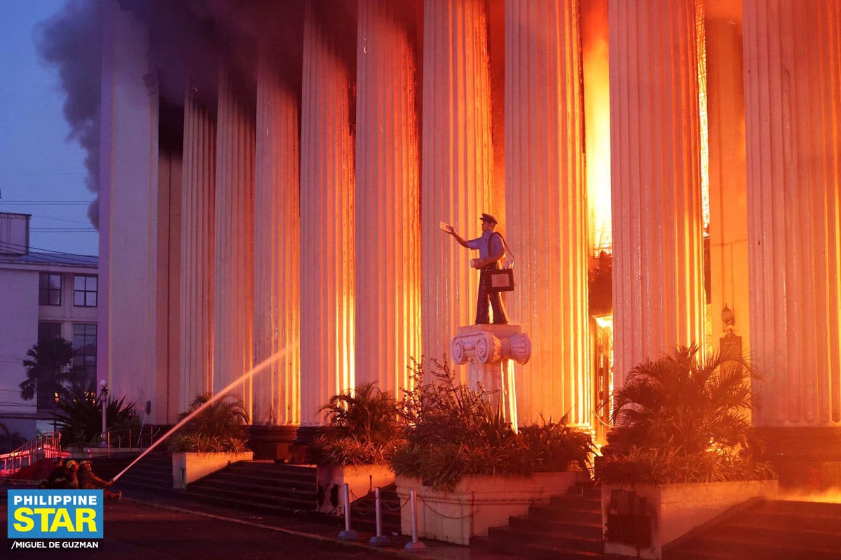 Fire Razes Central Post Office; Nat’l IDs Among Destroyed | OneNews.PH