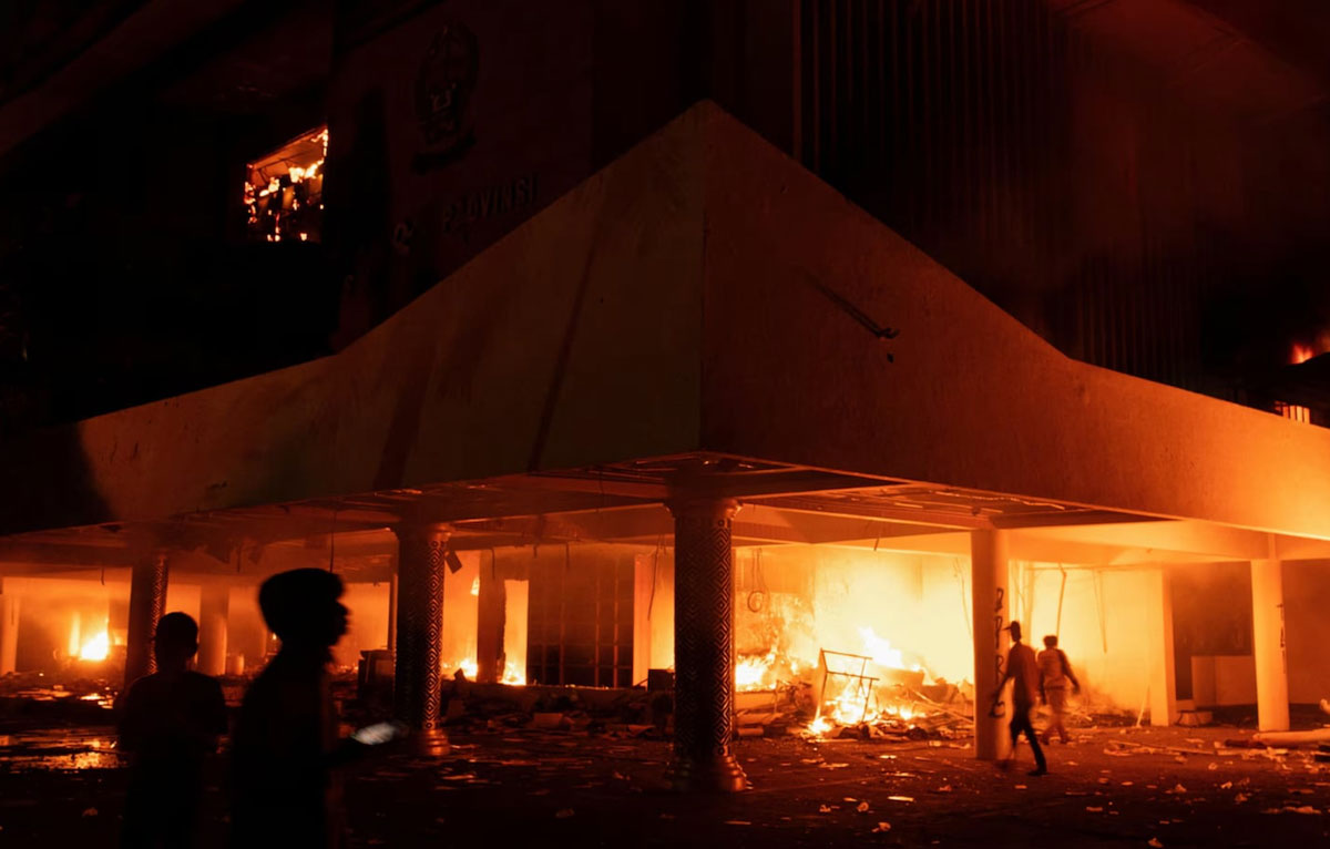 Deadly Indonesia Protests Force Politicians To Cut Perks | OneNews.PH