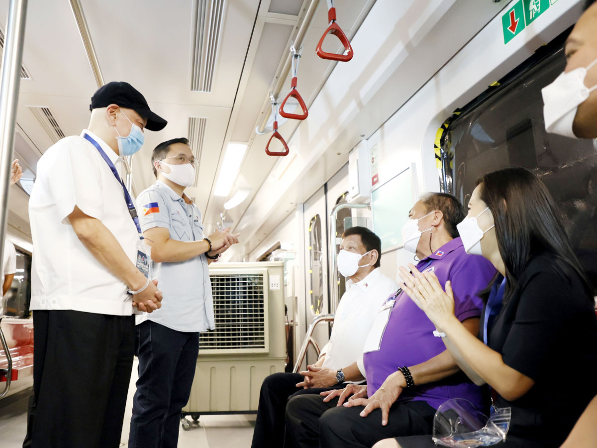 Train Sets Unveiled For World-Class MRT-7 | OneNews.PH