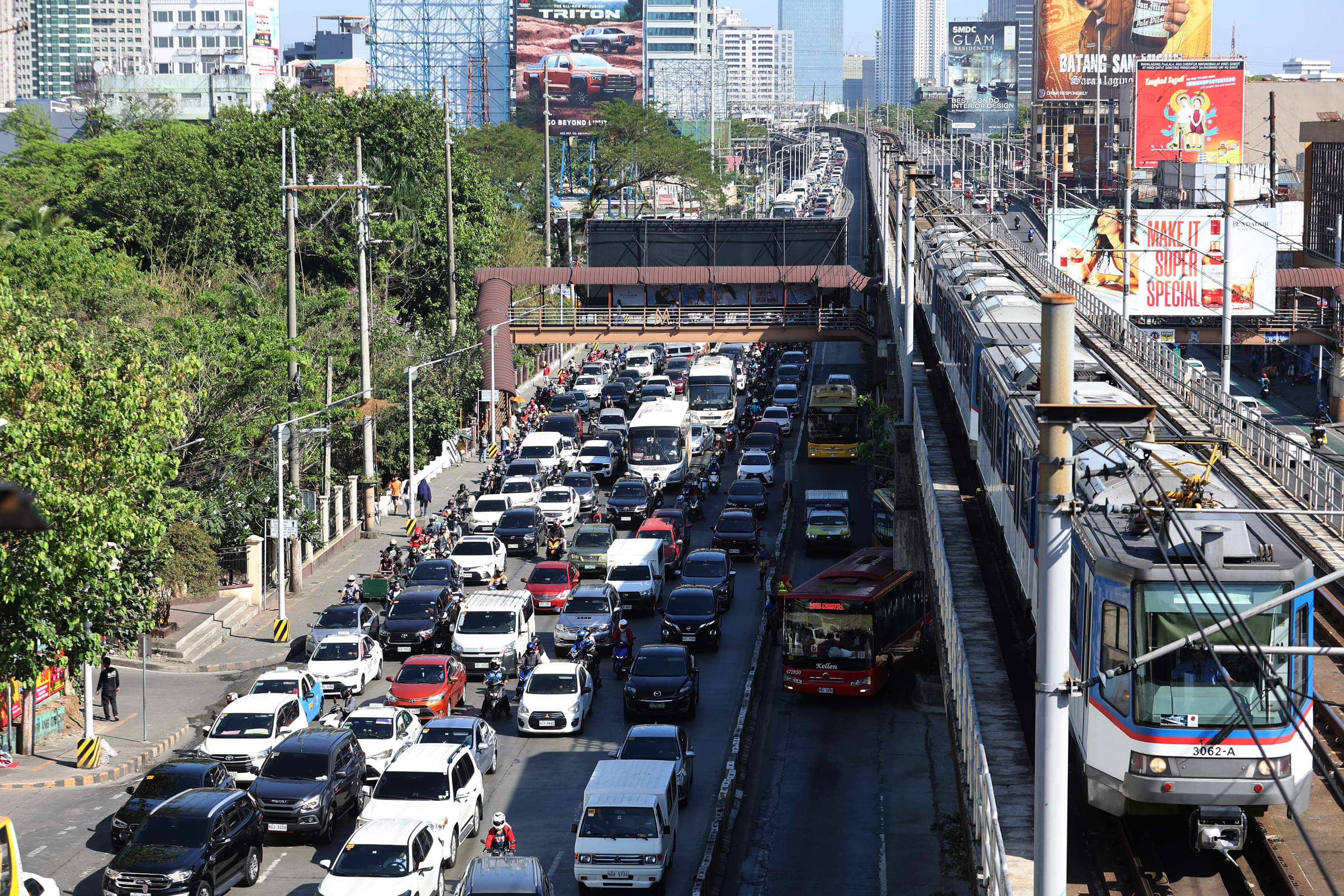 Marcos Seeks ‘Holistic Plan’ To Solve Traffic Woes | OneNews.PH