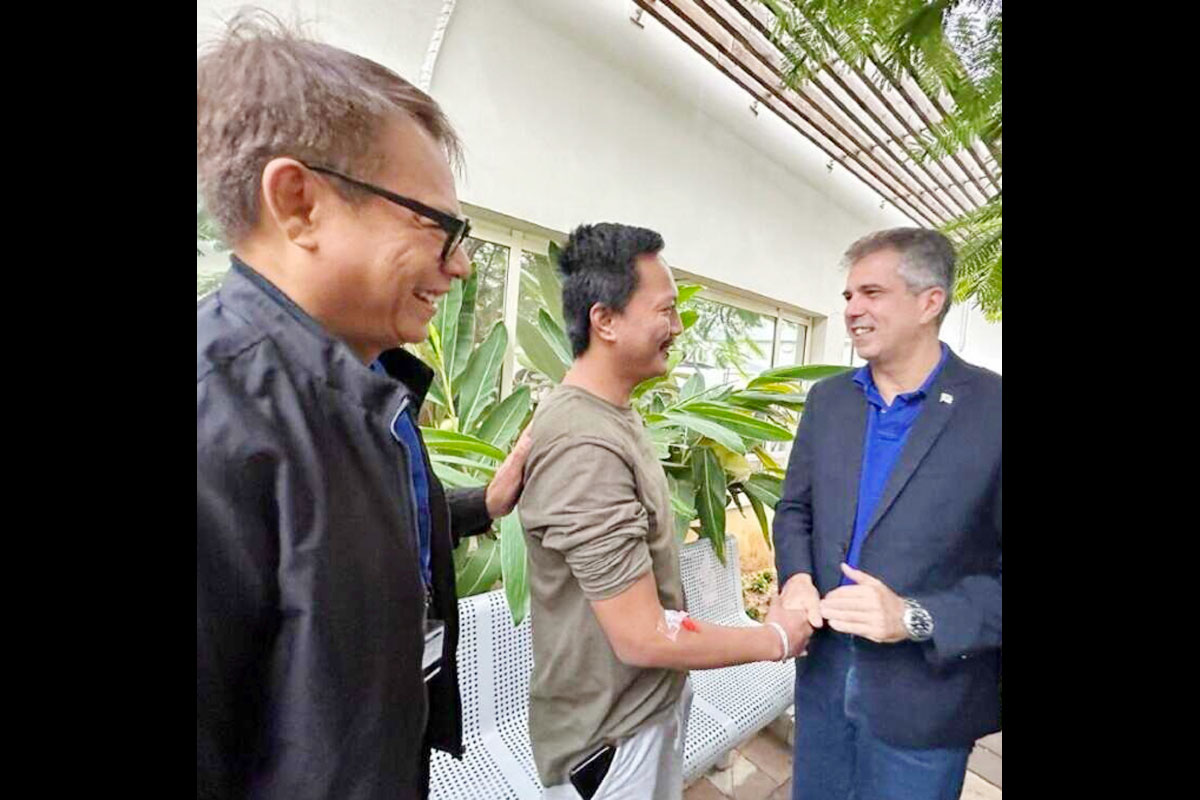 Israel Foreign Minister Visits Freed Pinoy Hostage | OneNews.PH
