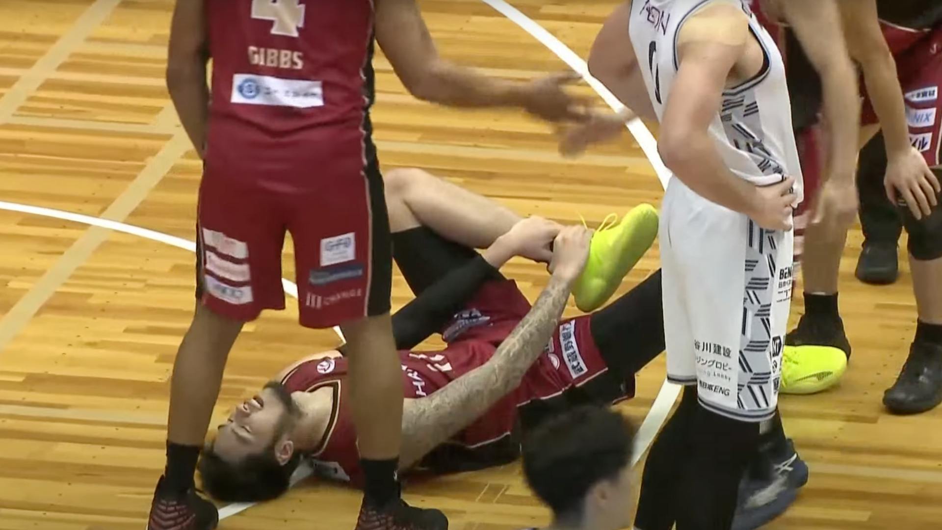 Kai Sotto suffers apparent injury in Alphas win over AJ Edu's Nagasaki ...