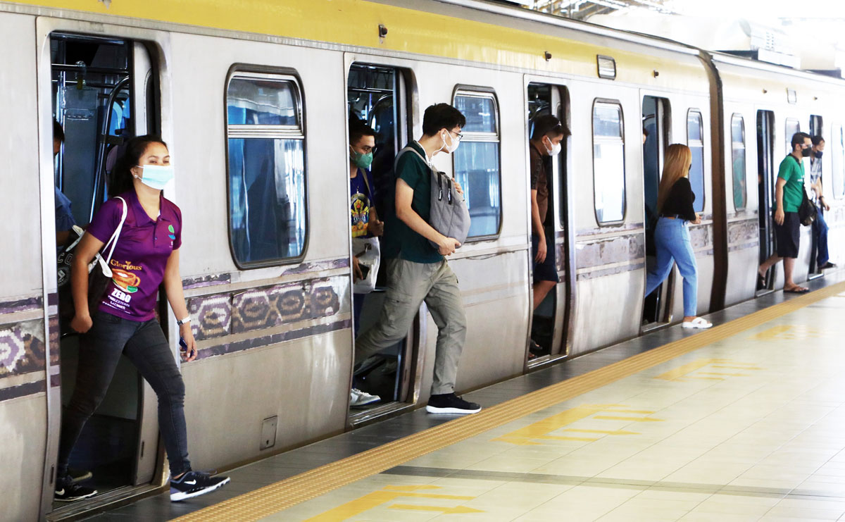 LRT-1, LRT-2 To Hike Fares Starting Aug. 2 | OneNews.PH