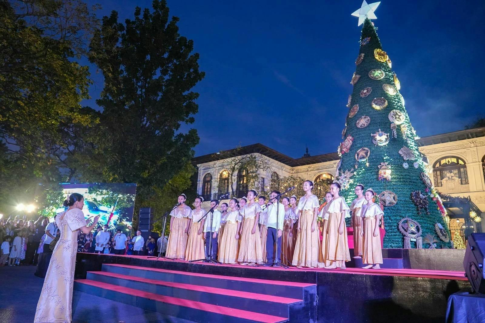 Palace Opens Doors To Public For Simbang Gabi 2022 | OneNews.PH