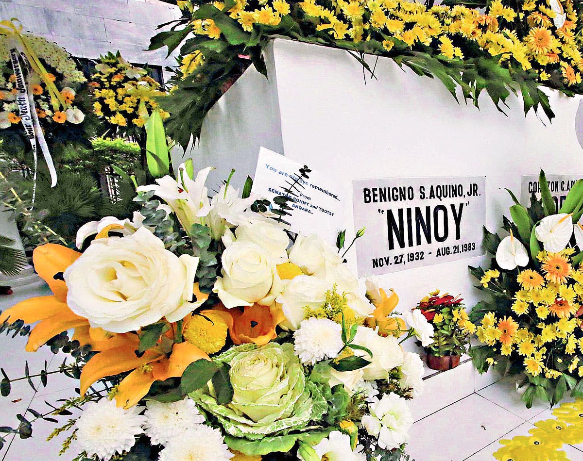 Funeral De Ninoy Aquino Journalist Teddy Benigno Writes About Ninoy