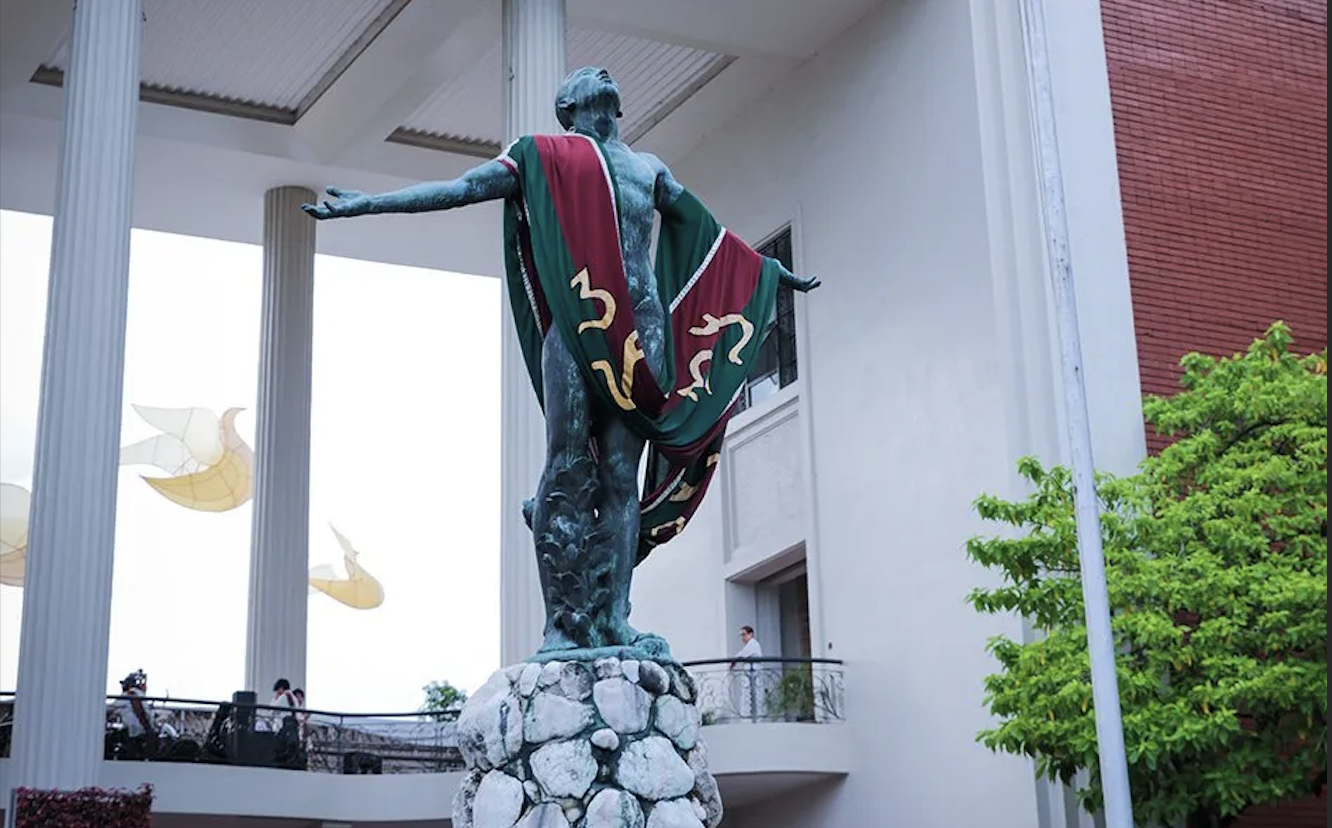 Over 300 Graduate Summa Cum Laude In UP Diliman | OneNews.PH