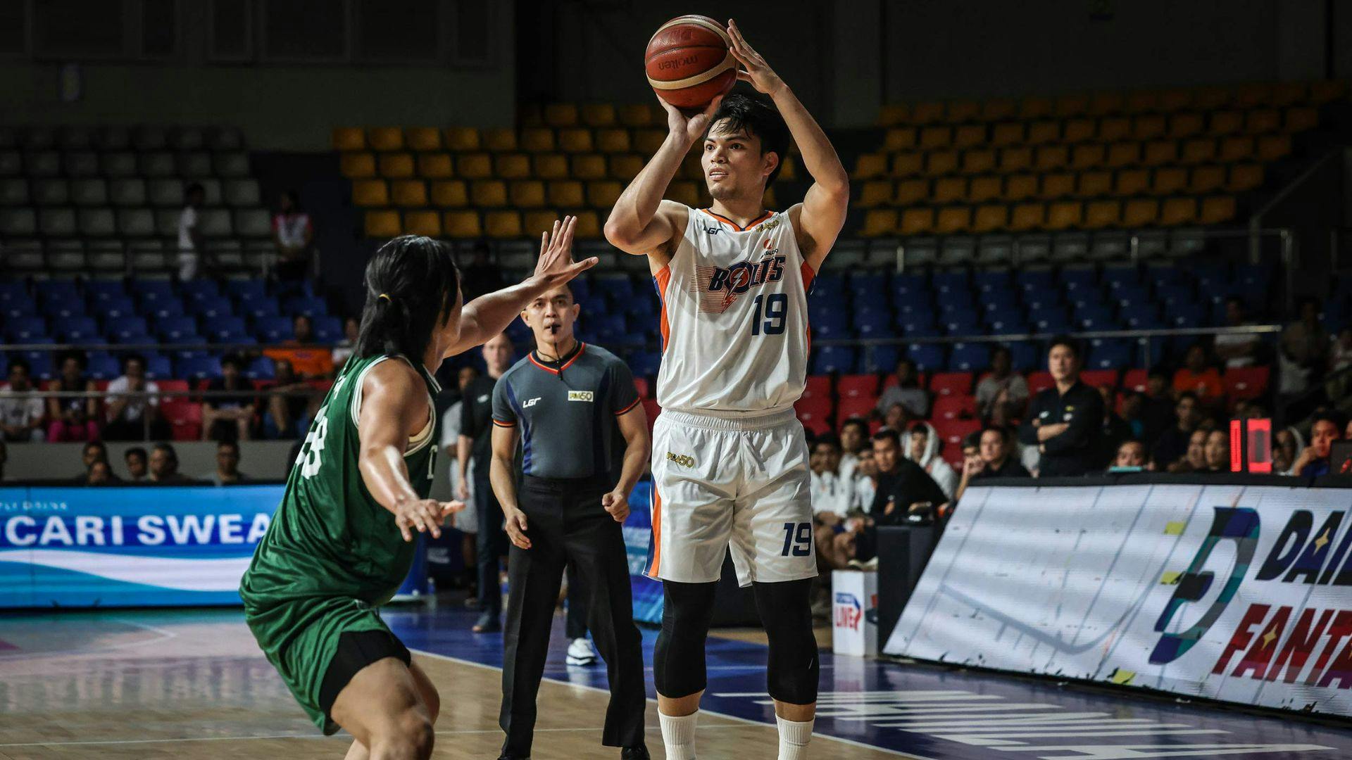 Meralco's Bong Quinto is first Player of the Week of PBA Season 49 ...