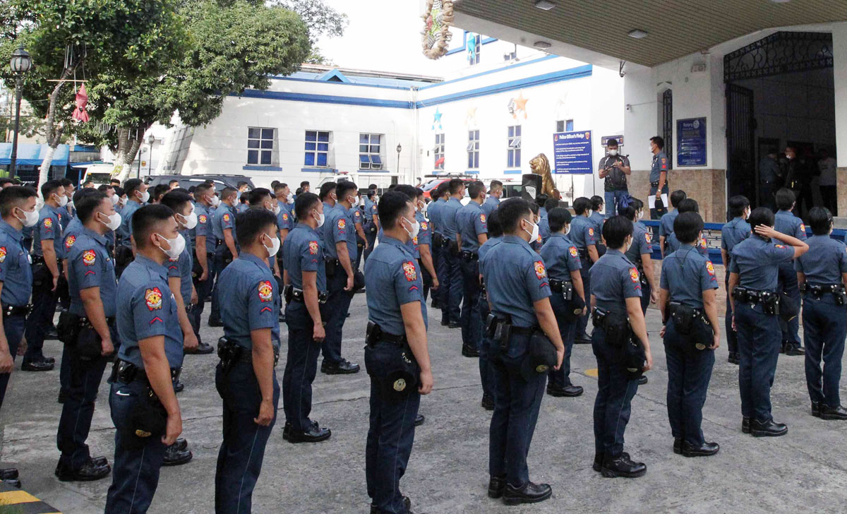 3,000 Police Scalawags Being Monitored | OneNews.PH