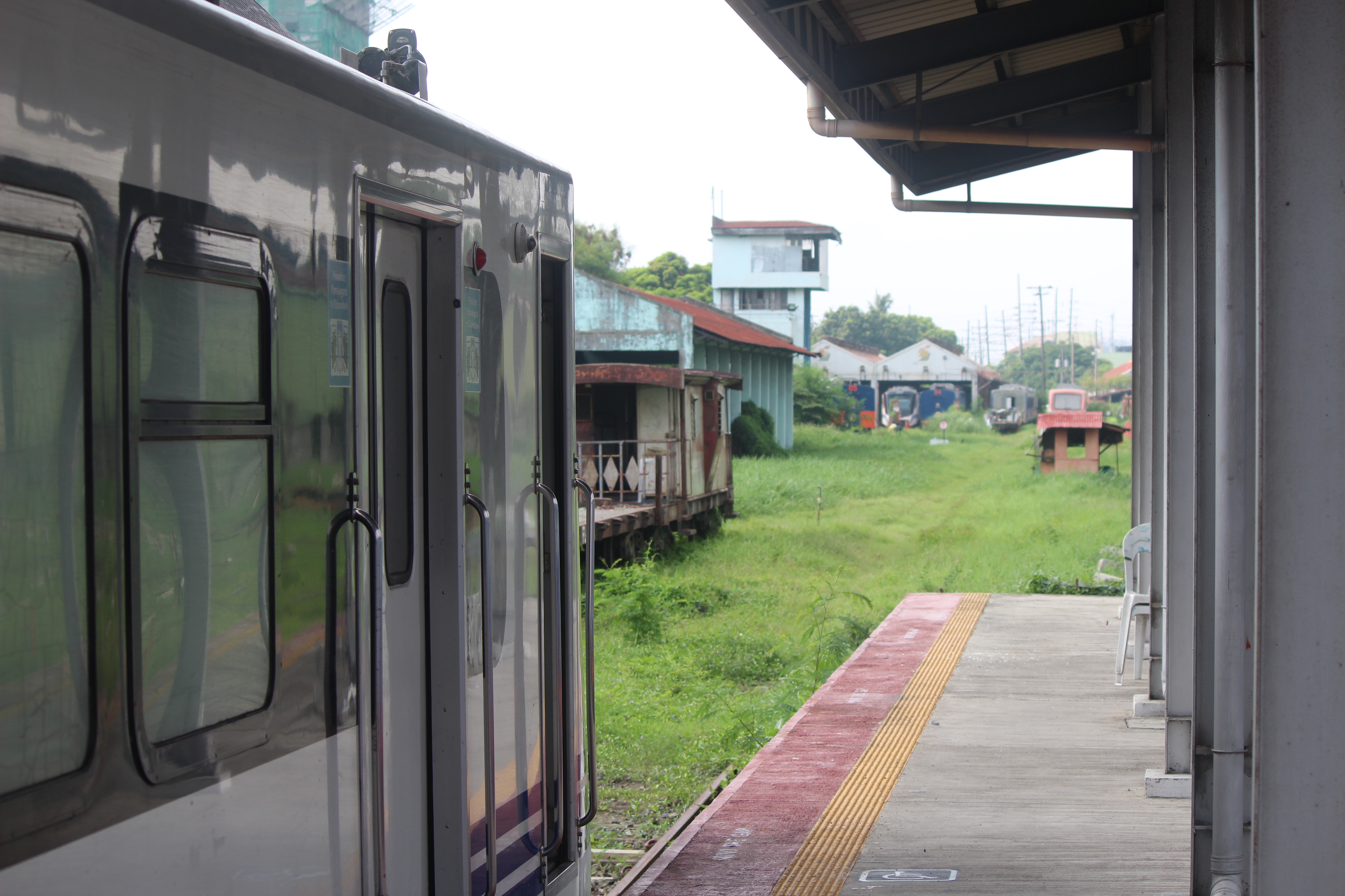 Manila Residents Fear Displacement Amid Ongoing Railway Project ...