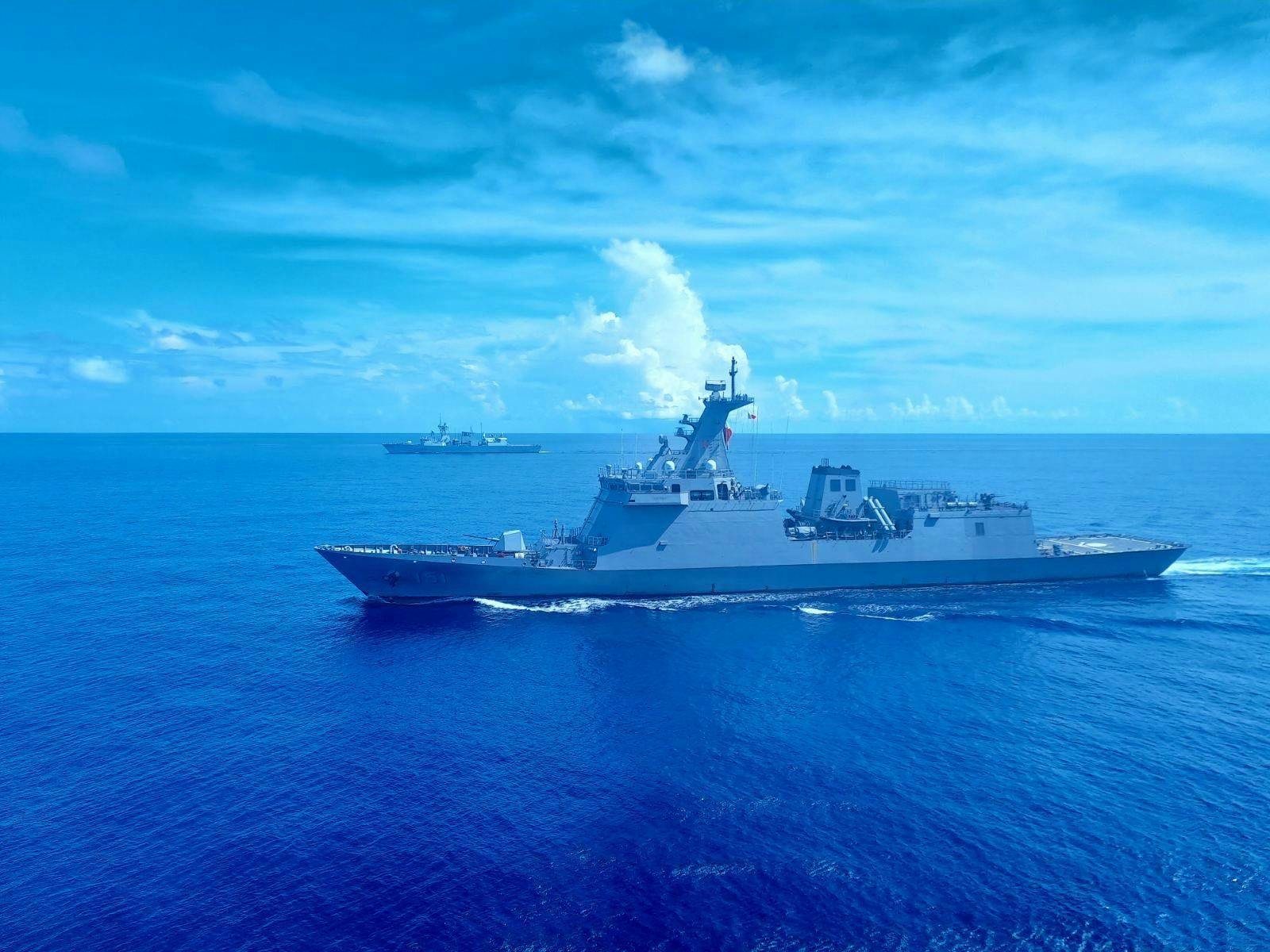 Philippine, Canada Warships Hold Joint Sail In WPS | OneNews.PH