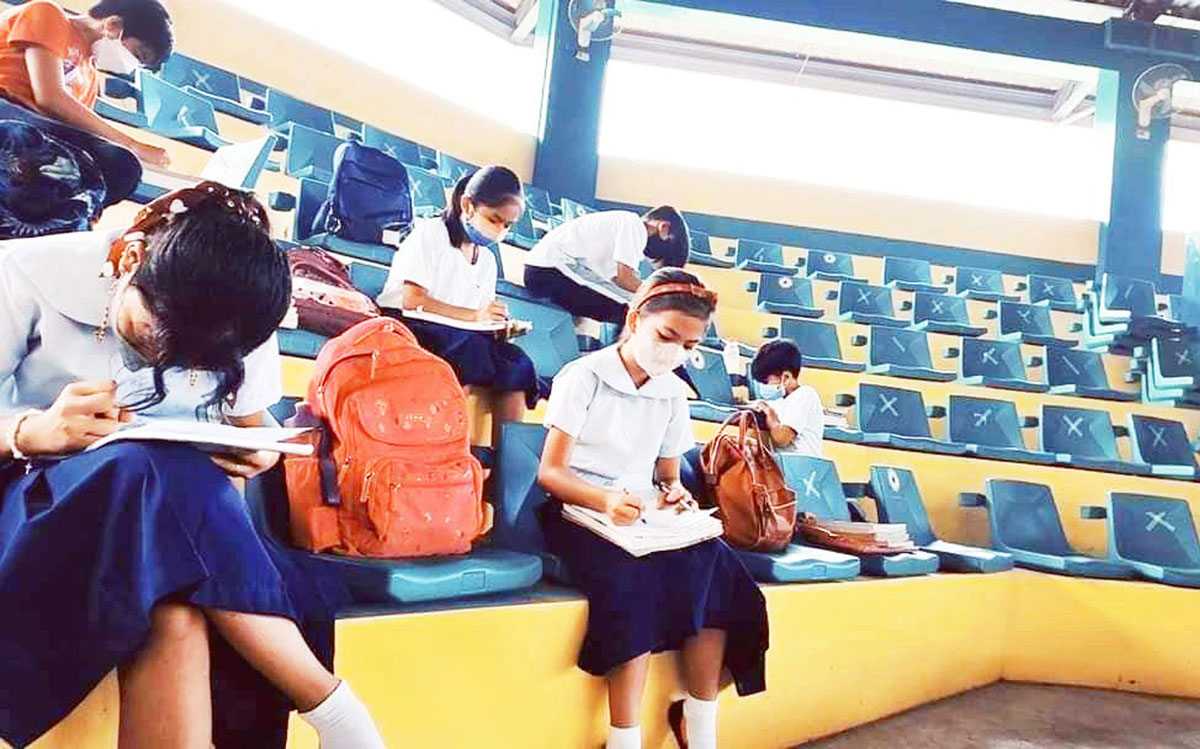Quezon School Holds Classes In Cockpit | OneNews.PH