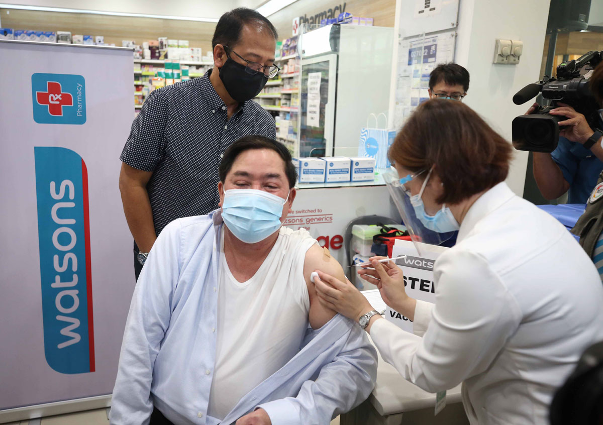 Gov’t To Expand ‘Resbakuna Sa Botica’ Outside Metro | OneNews.PH
