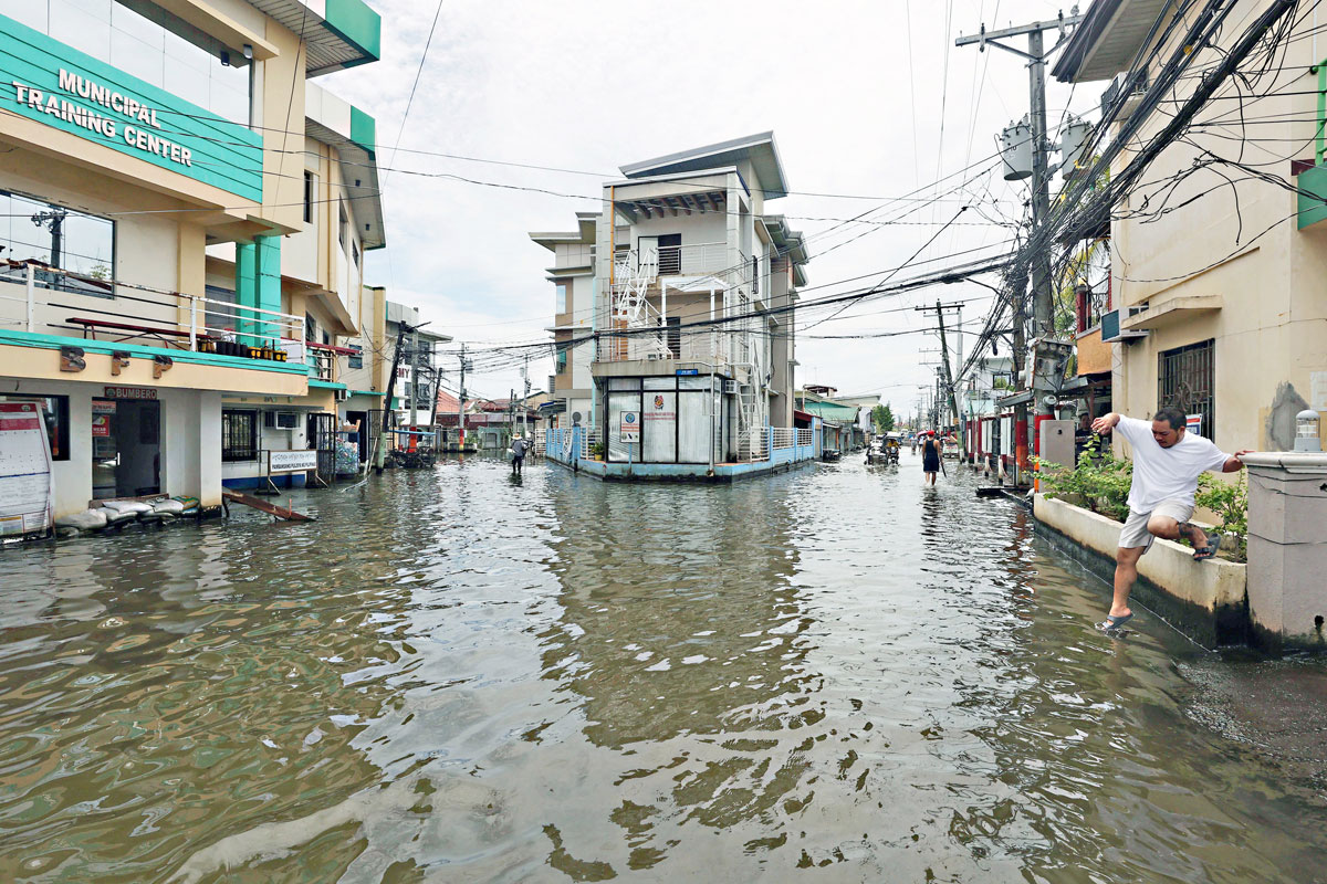 Super Typhoon Henry Intensifies After Absorbing Gardo | OneNews.PH