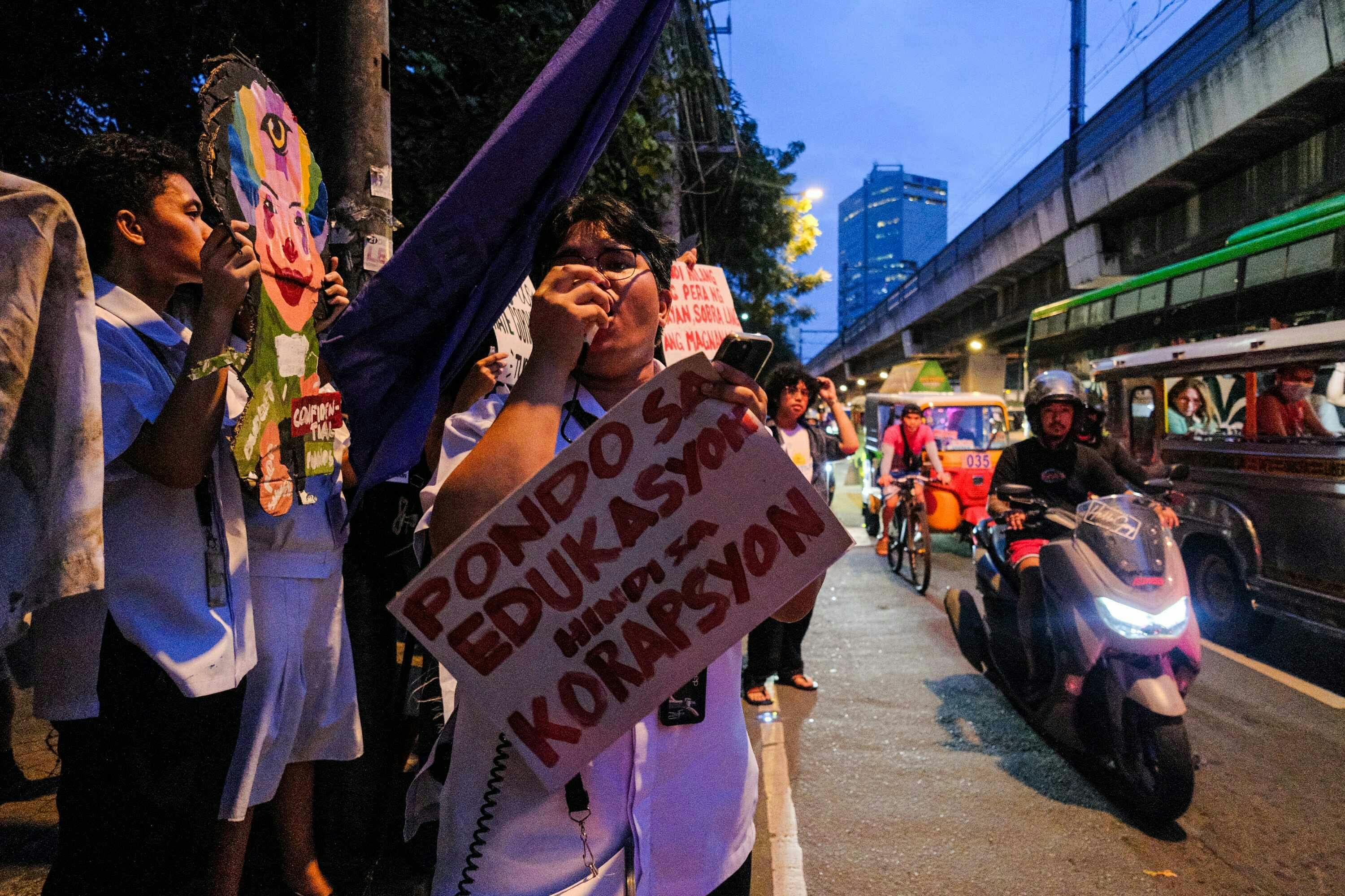 Trillion Peso March: ‘Revolt Of The Soul’ Urged Against Corruption ...
