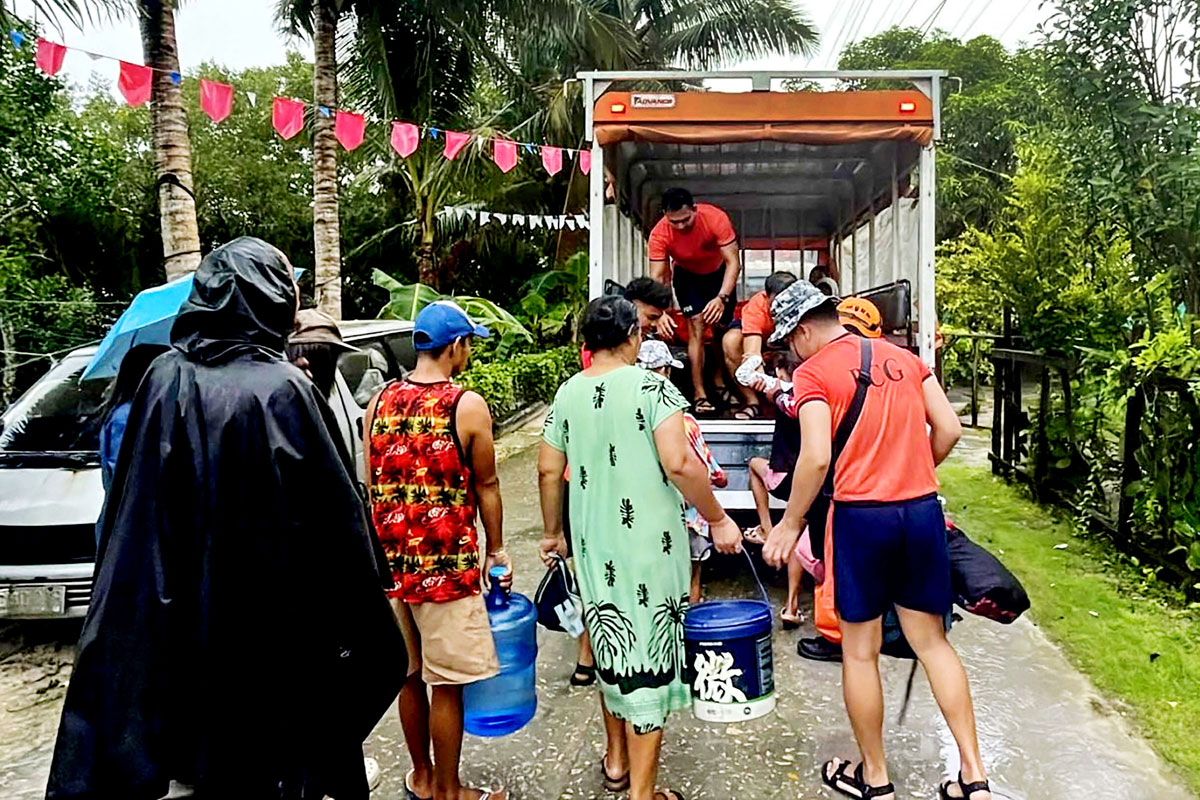 Typhoon Tino Barrels Through The Visayas; Thousands Evacuated As Signal ...
