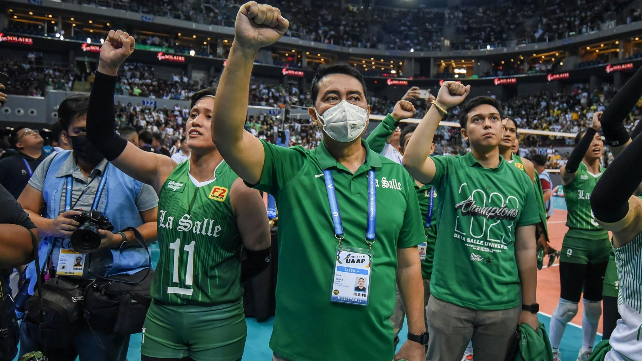 Fresh off UAAP championship, La Salle coach Ramil de Jesus wears ...