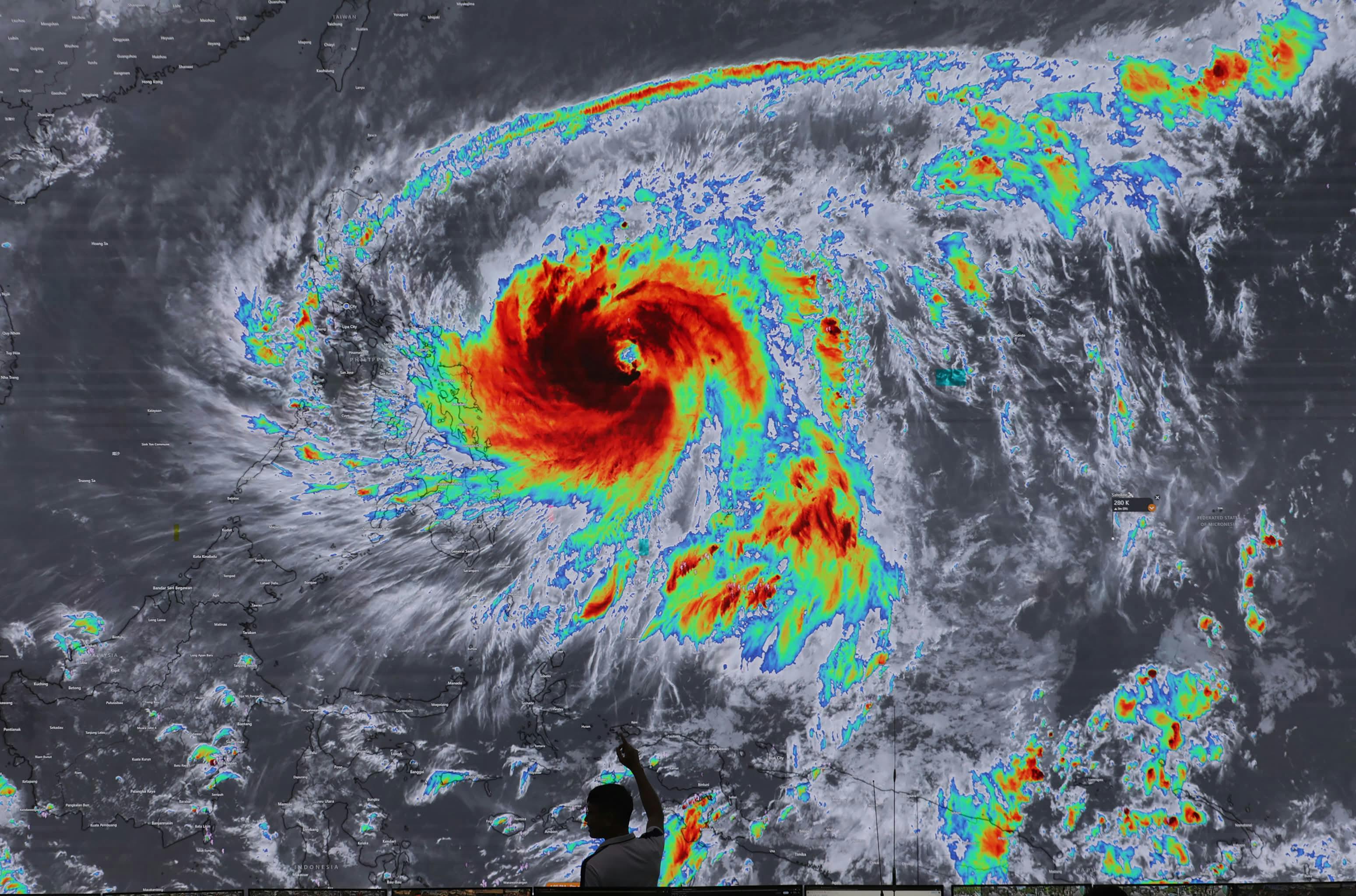 Super Typhoon Uwan: PAGASA Warns Of Life-Threatening Conditions ...