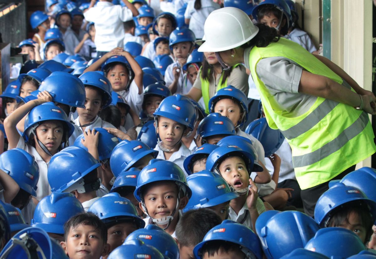 Clean Up! Duterte Tells LGUs After Touting New Boracay, Manila Bay ...