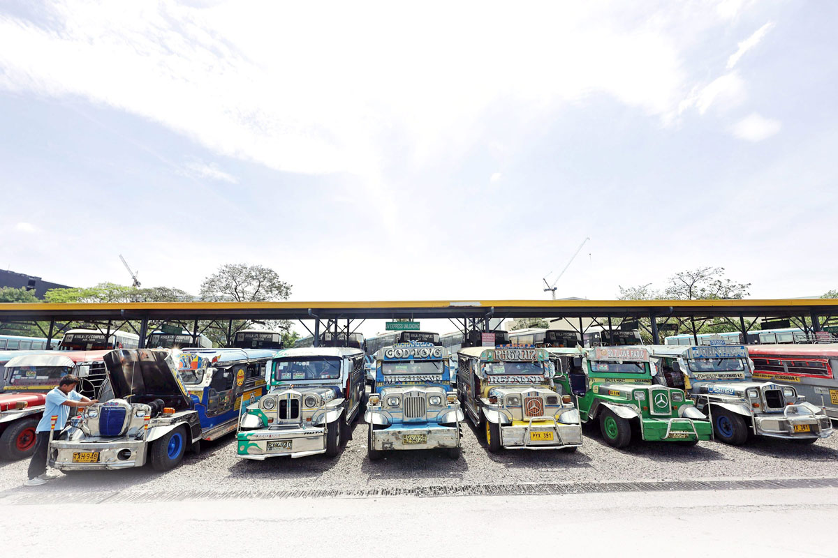 Senators To Gov’t: Delay Jeepney Phaseout Plan | OneNews.PH