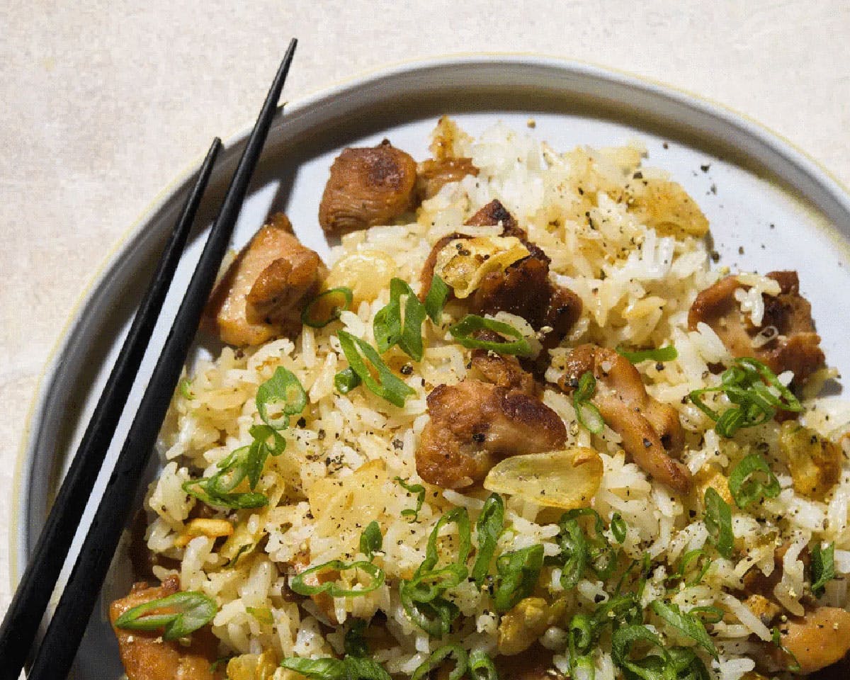 Here’s A Twist To Sinangag, Pinoys’ Favorite Fried Rice | OneNews.PH