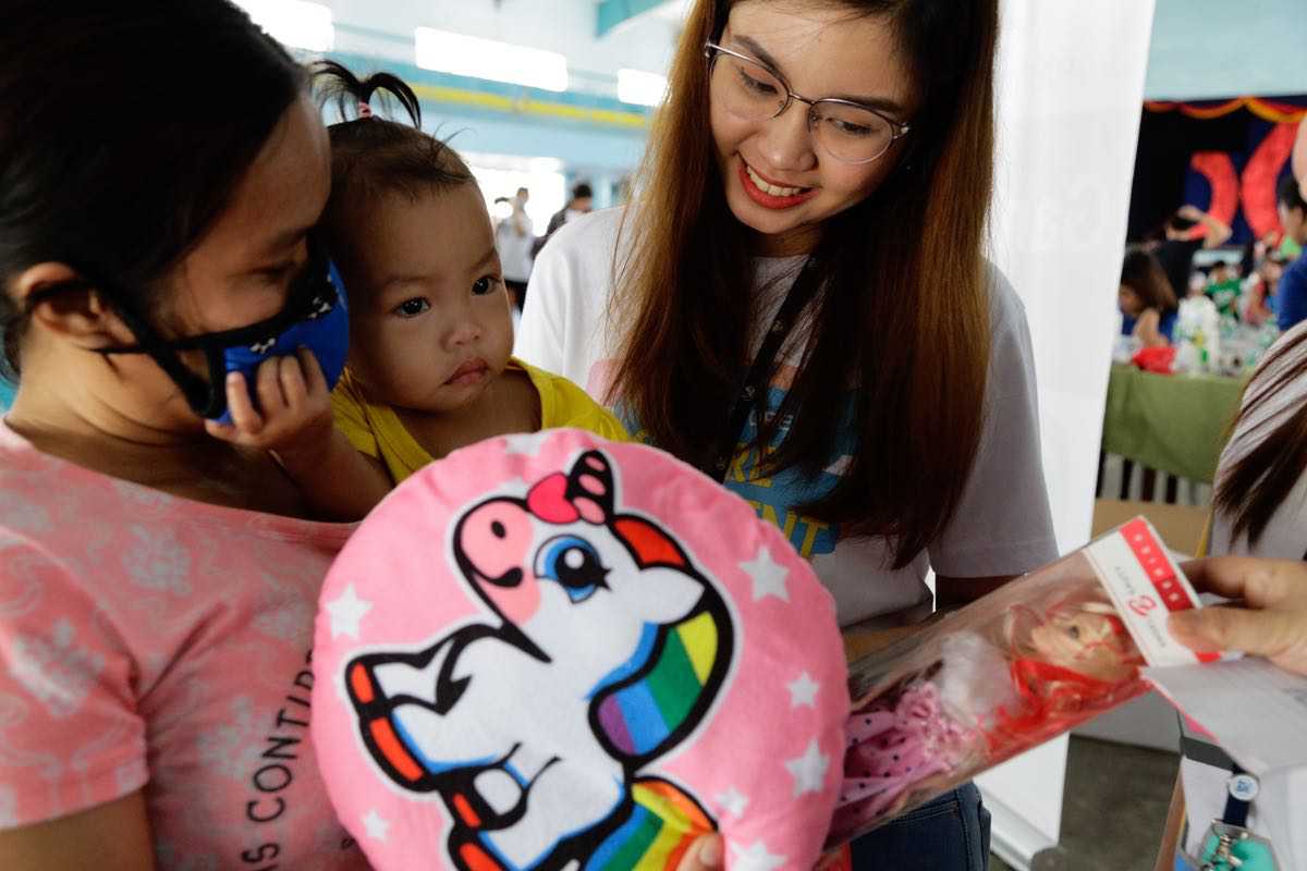 Toys From The SM Store Bring Smiles To Kids In Evacuation Centers ...