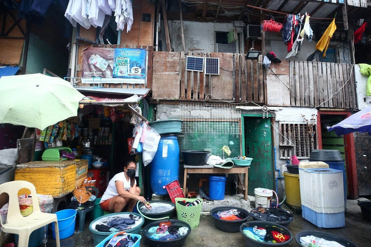14.4 Million Pinoy Families Poor – SWS | OneNews.PH